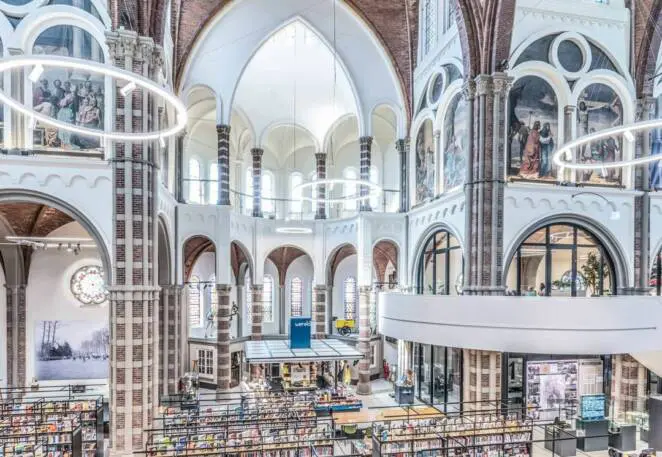 Church Converted To Library De Petrus Vught – Thomas Guignard